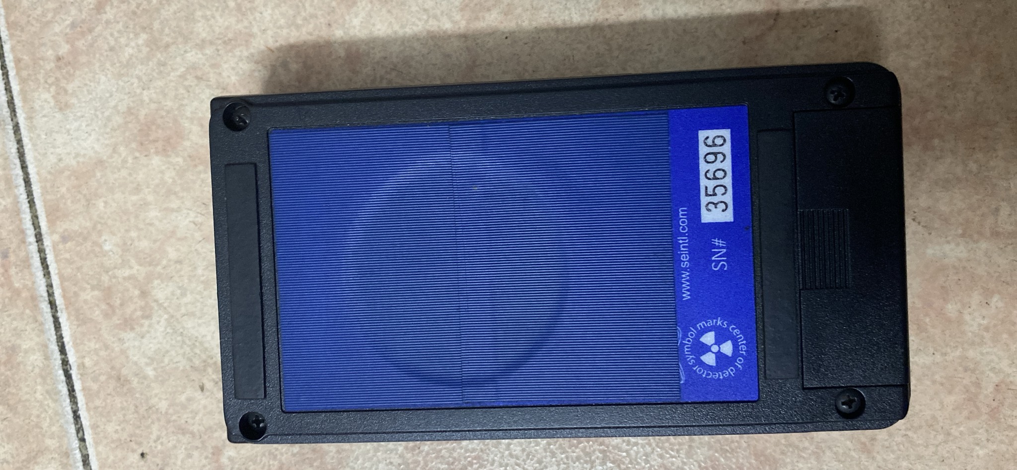 Ban hoac cho thue may do phong xa Radiation Alert Inspector 1036