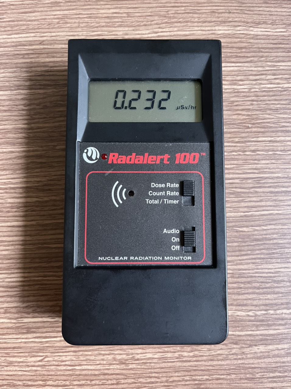 Ban may do phong xa Radalert 100 880